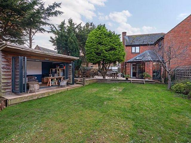 4 Bedroom Detached House To Rent In Hopcraft Lane, Banbury, OX15