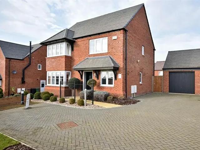 4 Bedroom Detached House To Rent In Irthlingborough Road North, Wellingborough, NN8
