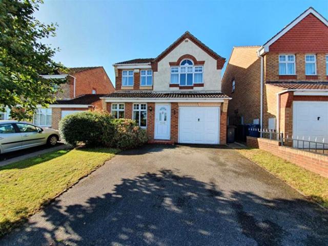 4 Bedroom Detached House To Rent In Kestrel Drive, Bingham, Nottingham, NG13