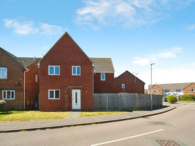 4 Bedroom Detached House To Rent In Lindisfarne Way, Thrapston, NN14