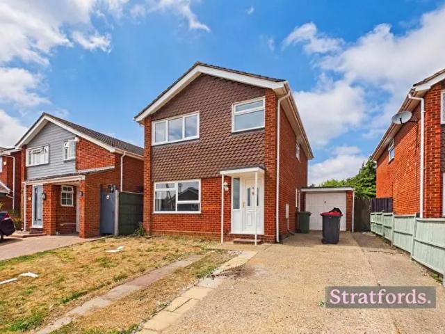 4 Bedroom Detached House To Rent In Lothian Close, Bletchley, MK3