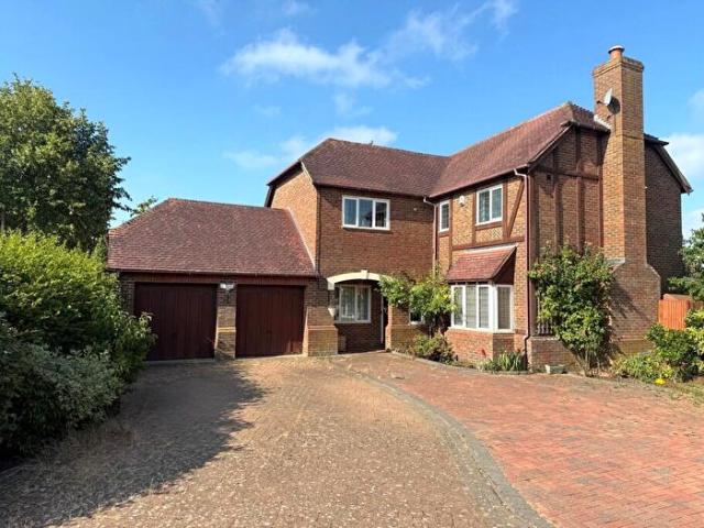 4 Bedroom Detached House To Rent In Lynmouth Crescent, Furzton, MK4