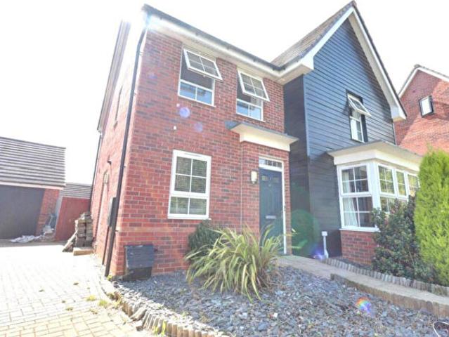 4 Bedroom Detached House To Rent In Nero Grove, Fairfields, MK11