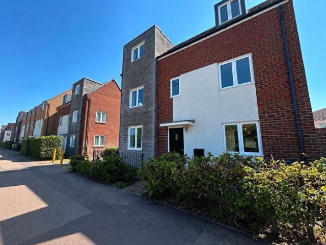 4 Bedroom Detached House To Rent In Newport Road, Broughton, MK10