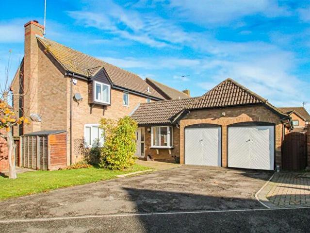4 Bedroom Detached House To Rent In, Oakleas Rise, Thrapston, NN14