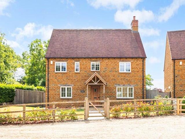 4 Bedroom Detached House To Rent In Overthorpe, OX17