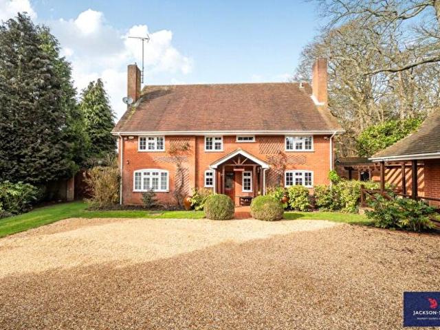 4 Bedroom Detached House To Rent In Pinfold Pond, Woburn, Bedfordshire, MK17