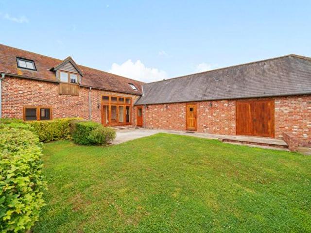 4 Bedroom Detached House To Rent In Quainton, Aylesbury, Buckinghamshire, HP22