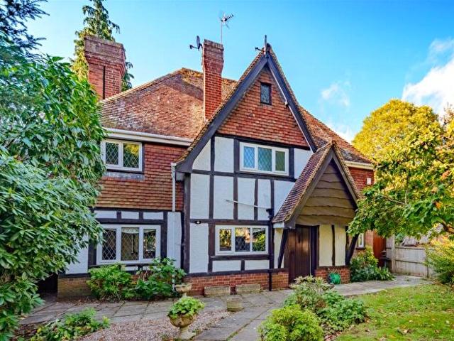 4 Bedroom Detached House To Rent In Redwood House, Mulberry Court, CV8