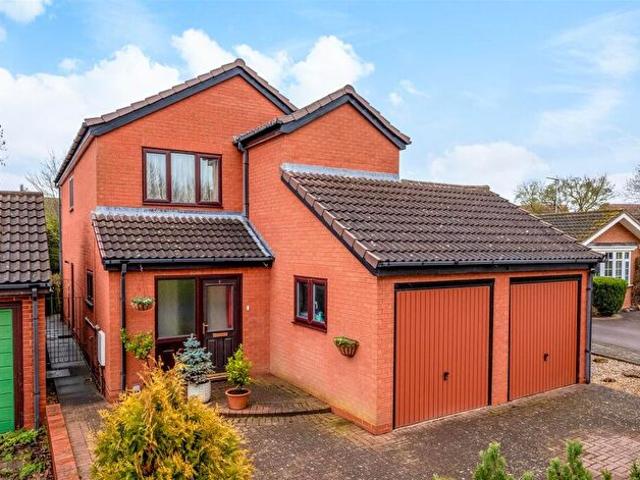 4 Bedroom Detached House To Rent In Redhill Close, Wellesbourne, CV35