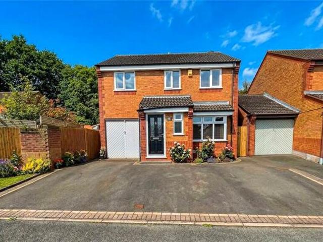 4 Bedroom Detached House To Rent In Rutland Drive, Tamworth, Staffordshire, B78