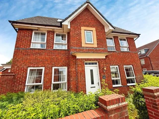 4 Bedroom Detached House To Rent In Selsby Close, NG8