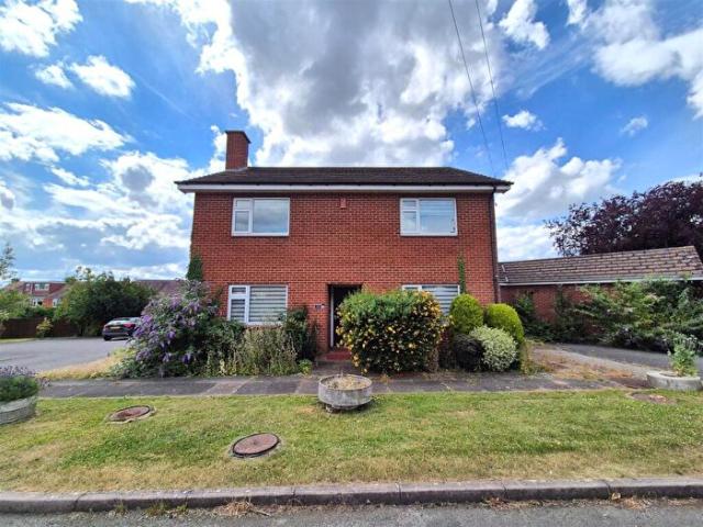 4 Bedroom Detached House To Rent In St. Austell Road, Coventry, CV2