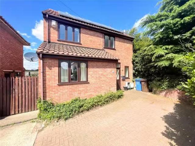 4 bedroom Detached House to rent, Plumstead Road, Norwich, NR1.