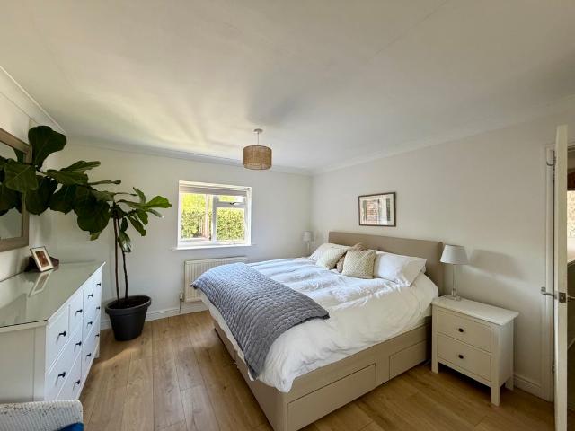 4 bedroom detached to let
