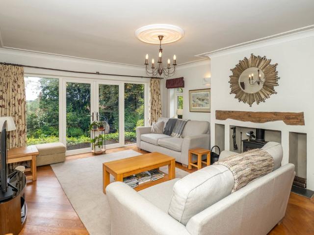 4 bedroom detached to let