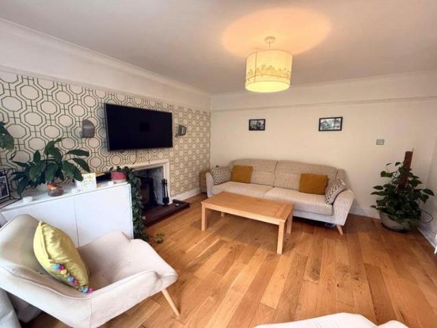4 Bedroom Detached To Let