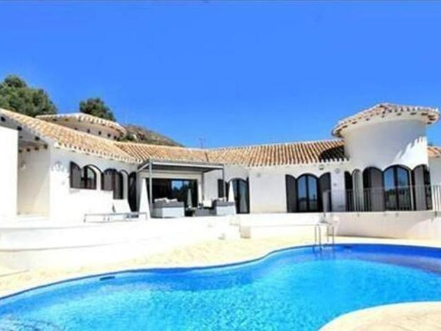 4 Bedroom Detached Villa For Sale In Spain