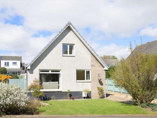 4 Bedroom Detached Villa House