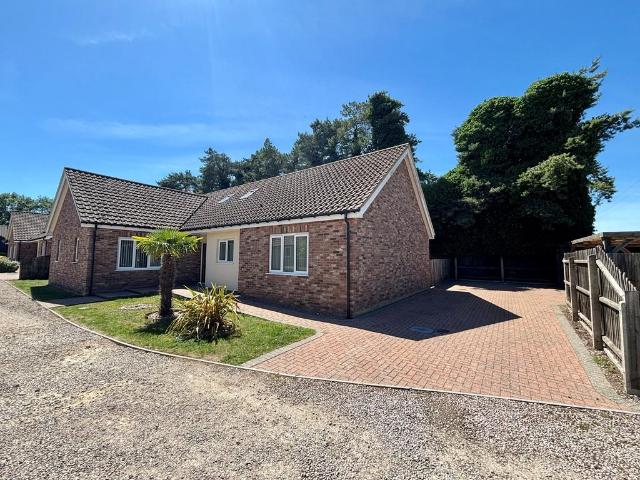 4 bedroom detached villa house to rent
