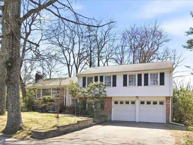 4 bedroom, Dedham MA 02026 LS102565906