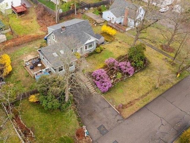 4 bedroom, Dedham MA 02026 102529124