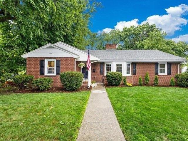 4 bedroom, Dedham MA 02026 103928981