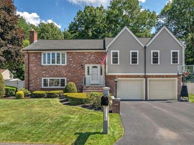 4 bedroom, Dedham MA 02026 104297245