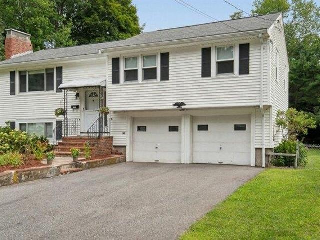 4 bedroom, Dedham MA 02026 105059811