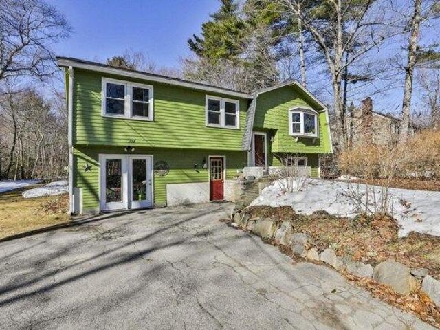 4 bedroom, Derry NH 03038 102064619