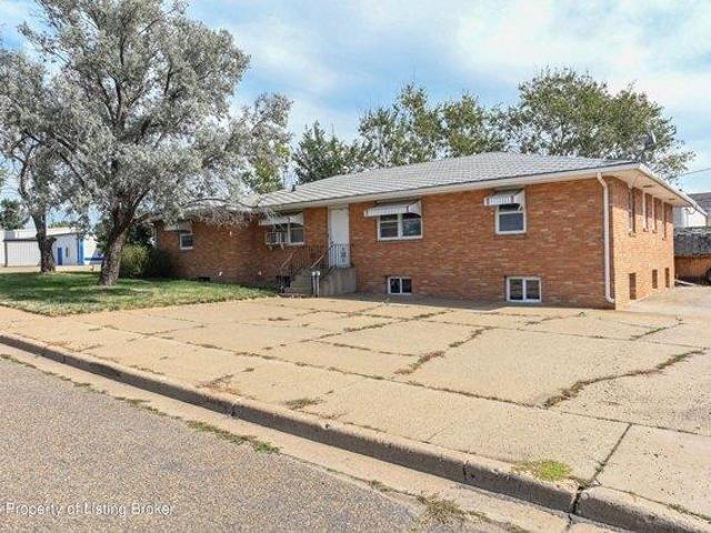 4 bedroom, Dickinson ND 58601 89577286