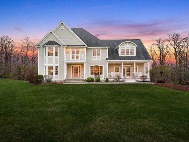 4 bedroom, Dracut MA 01826 102027791