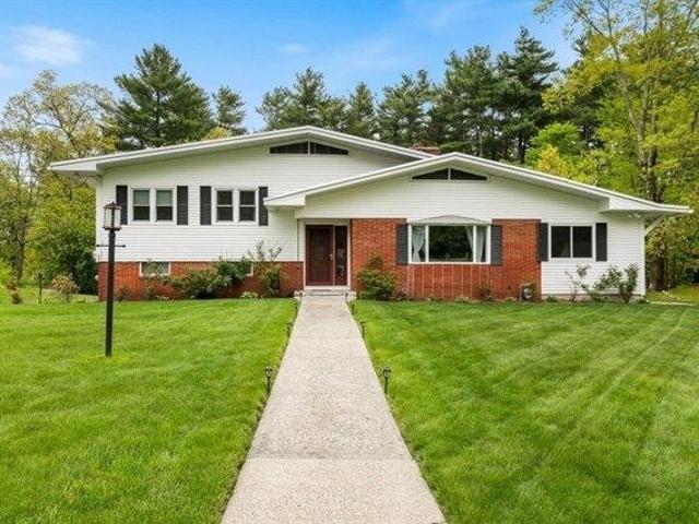 4 bedroom, Dracut MA 01826 104116412