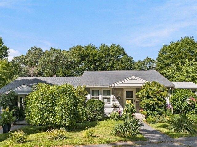 4 bedroom, Dracut MA 01826 104542715