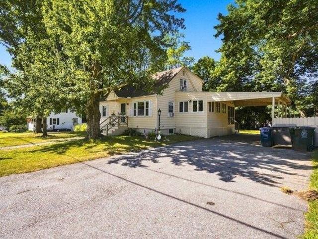 4 bedroom, Dracut MA 01826 105059238
