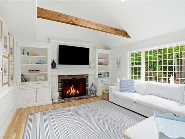 4 bedroom, Duxbury MA 02332 105059409