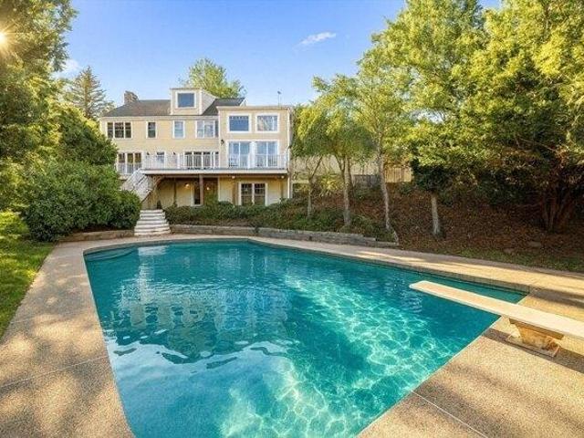4 bedroom, Duxbury MA 02332 LS103127941