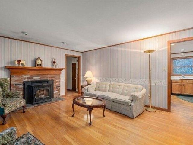 4 bedroom, Dudley MA 01571 102442788