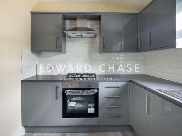 4 bedroom duplex for rent in Chelmsford Road, London, E11
