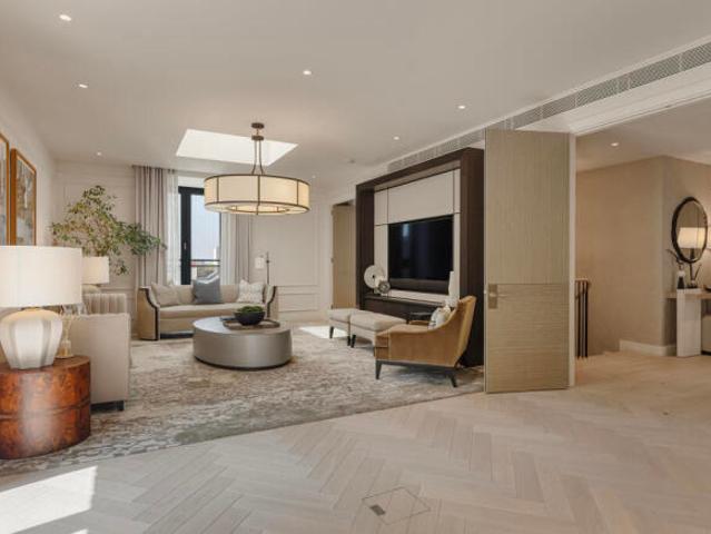 4 bedroom duplex for rent in Holland Park, Notting Hill, London, W11