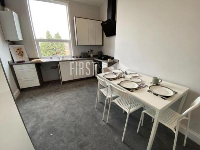 4 bedroom duplex for rent in London Road, City Centre, LE2