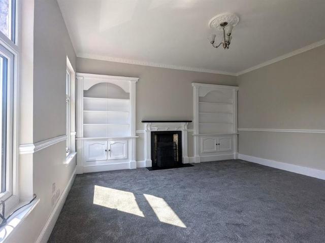 4 bedroom duplex to rent