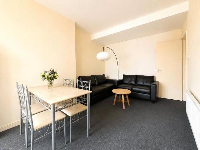 4 bedroom duplex to rent