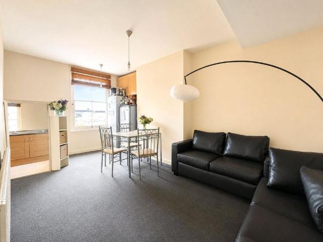 4 bedroom duplex to rent