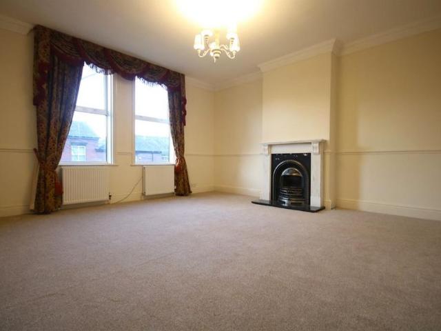 4 bedroom duplex to rent