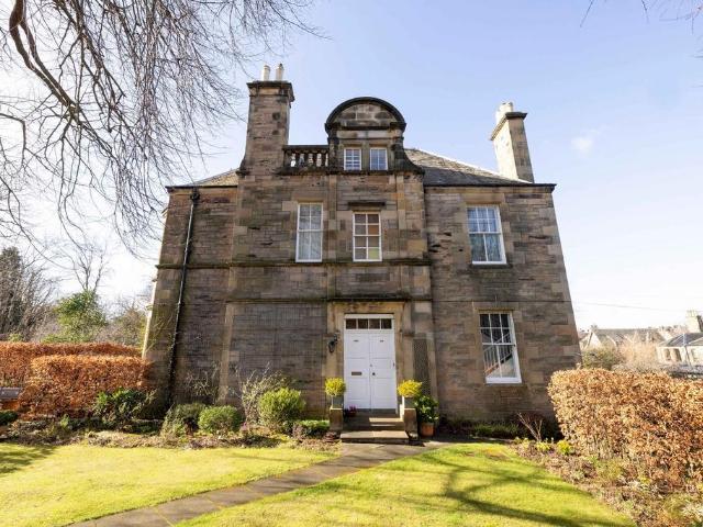 4 bedroom duplex to rent