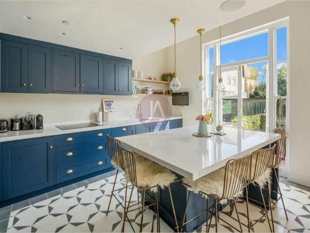 4 bedroom duplex to rent