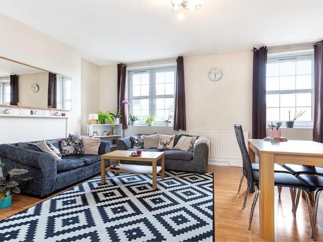 4 bedroom duplex to rent