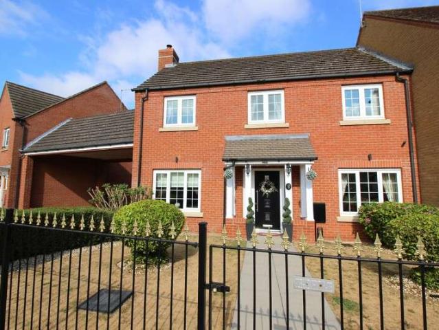 4 Bedroom End Of Terrace House