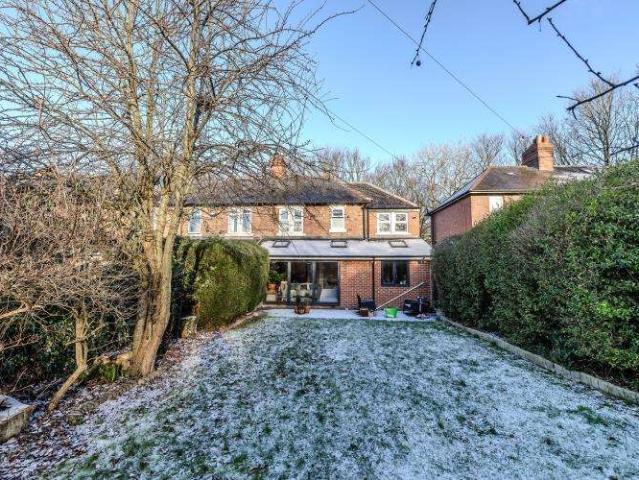 4 Bedroom End Of Terrace House